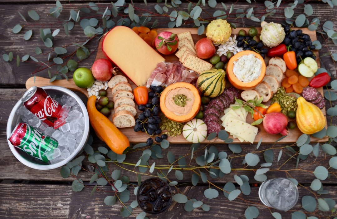 How to Create a Stunning Charcuterie Platter Guests Will Love